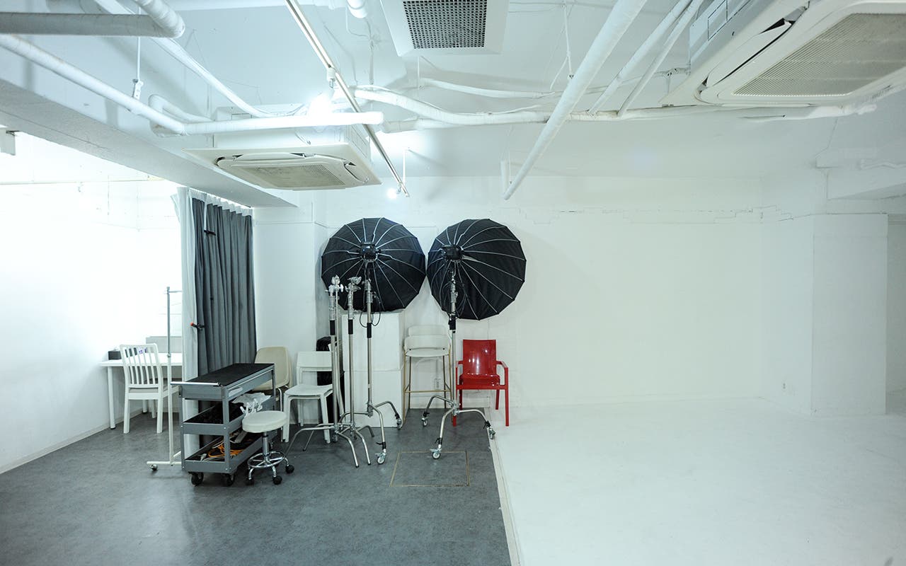 青山一丁目駅&乃木坂駅より徒歩5分。ロープライスで気軽に使えるセルフ型の本格白Rホリスタジオ！の写真14