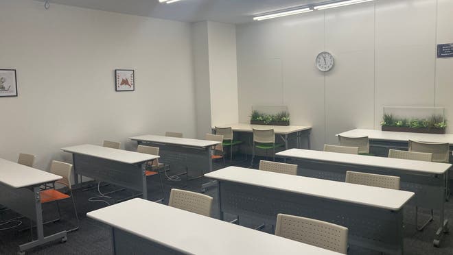 地下鉄白石駅から徒歩4分!プロジェクター&スクリーン完備の小研修室の写真1