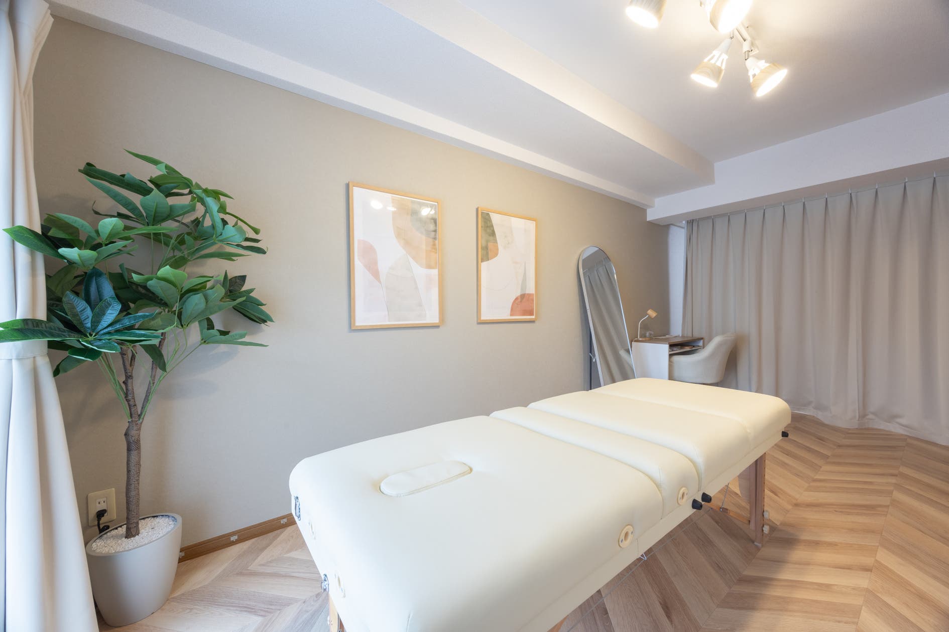 【安心・快適な空間🌿】天神駅5分、赤坂駅4分🚶｜29㎡の広々サロン｜エステ、整体、マッサージ、美容レッスンなど用途様々👌の写真2