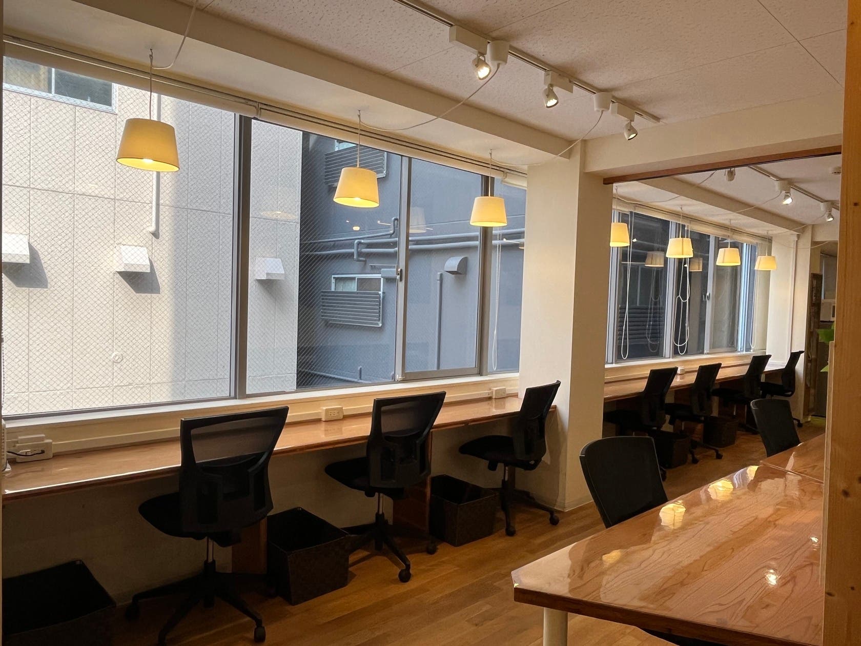 【大阪・梅田エリア/中津駅徒歩1分！】WEB会議・電話可能な超便利ワークスペース！ドロップインで利用可能！の写真3