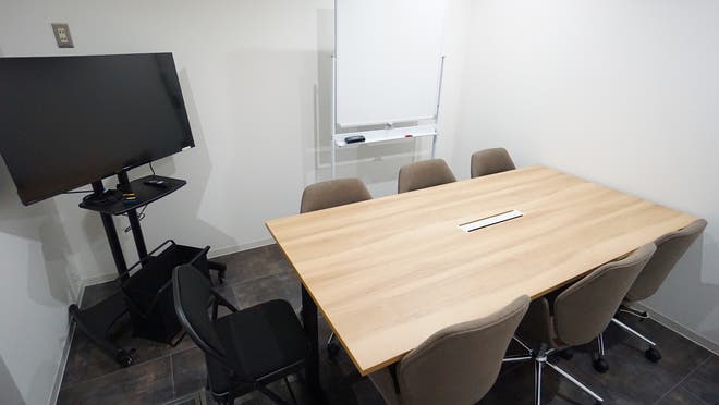 <小田急レンタルスペース 新宿小滝橋通り>OPEN SALE🎉新宿西口駅徒歩1分🚃Wi-Fi📶スマートテレビ📺会議/商談/面接の写真2