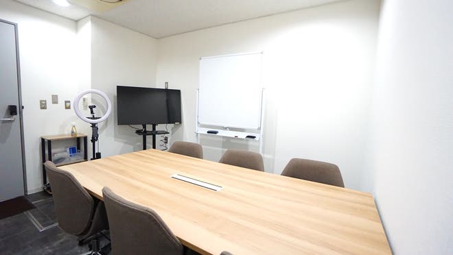 <小田急レンタルスペース 新宿小滝橋通り>OPEN SALE🎉新宿西口駅徒歩1分🚃Wi-Fi📶スマートテレビ📺会議/商談/面接の写真1