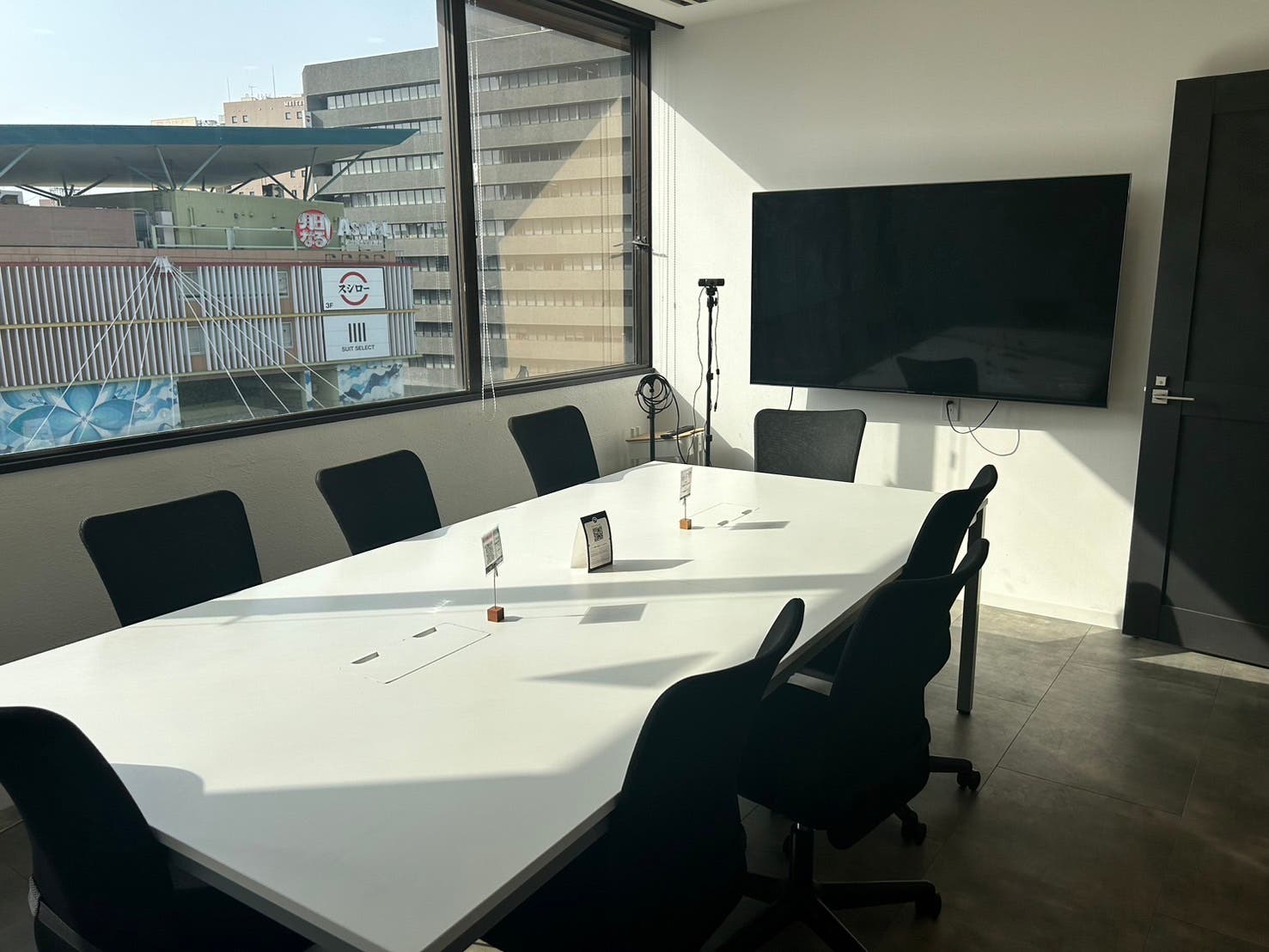 金山駅から徒歩1分の高品質会議室／大型モニター／壁一面のホワイトボード／受付スタッフ毎日常駐で安心の写真4