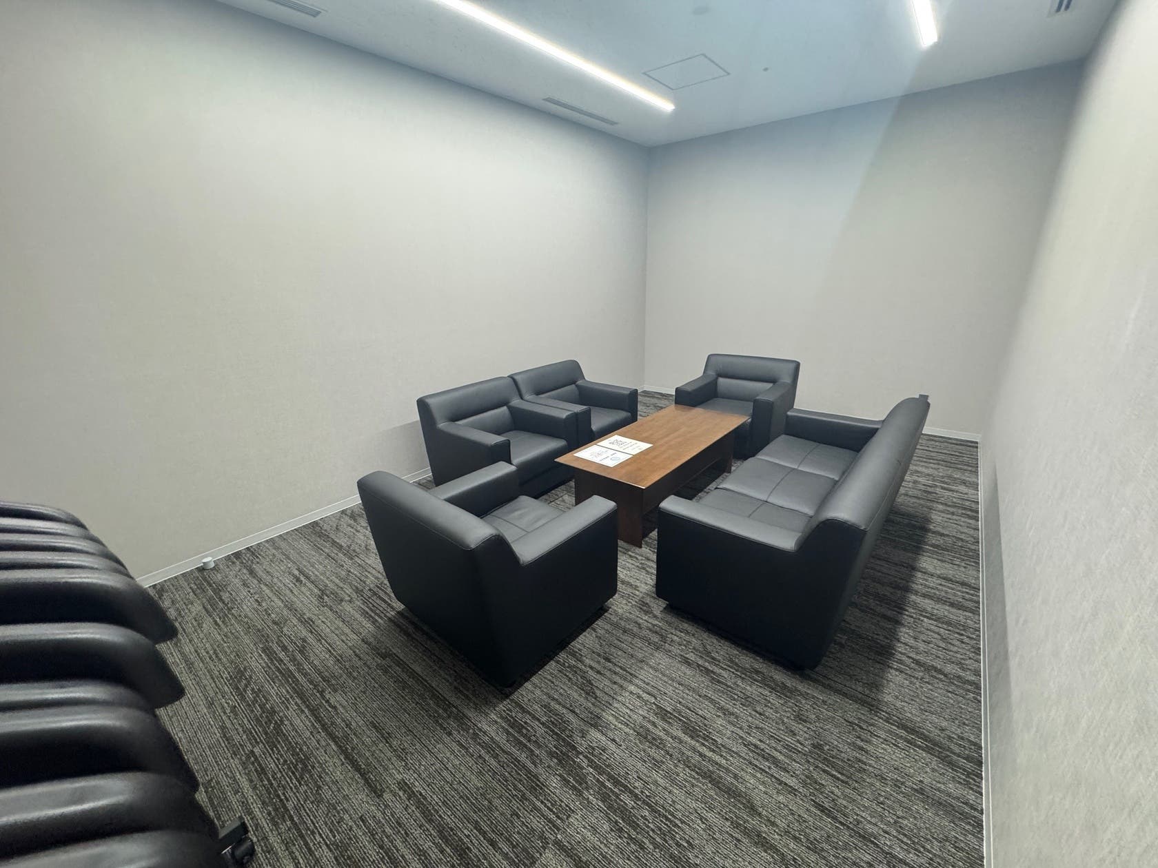 【地下鉄仙台駅 徒歩5分】7席着席可/光回線高速WiFi/有人スタッフ/飲食可/貸し会議室 [Room(7)]の写真5