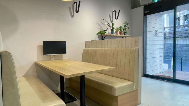 【原宿・明治神宮前駅すぐ!】モニター完備!4〜6名用ボックスシートで快適な会議やチーム作業を✨の写真1