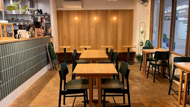 JR青梅線「昭島駅」から徒歩12分の大型団地内にあるレトロな商店街の一角にあるカフェの写真9