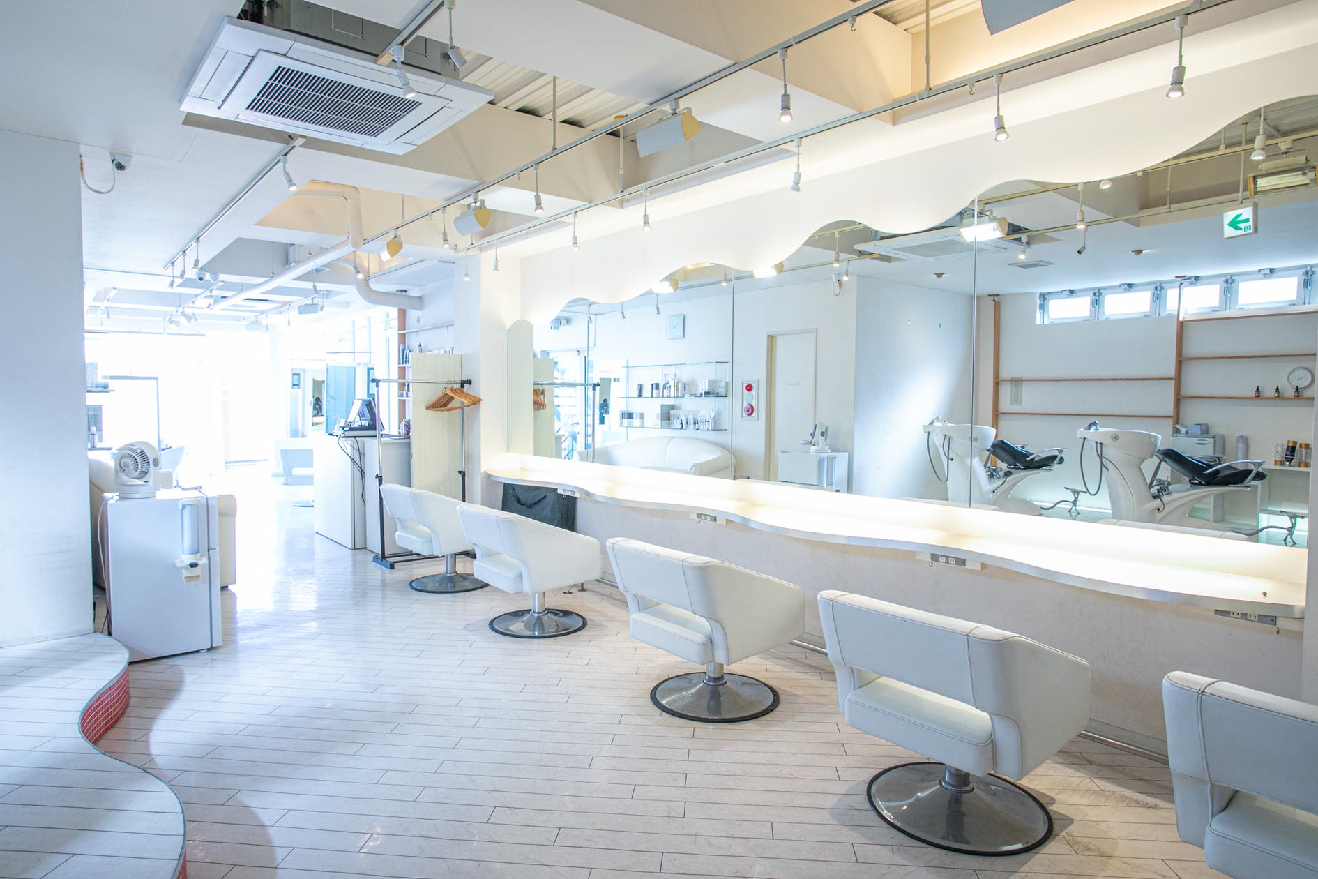 自由が丘駅から徒歩3分の美容院の写真9