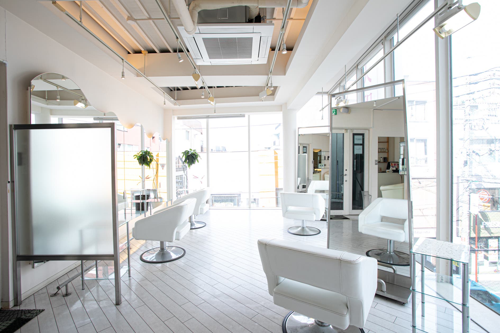 自由が丘駅から徒歩3分の美容院の写真11