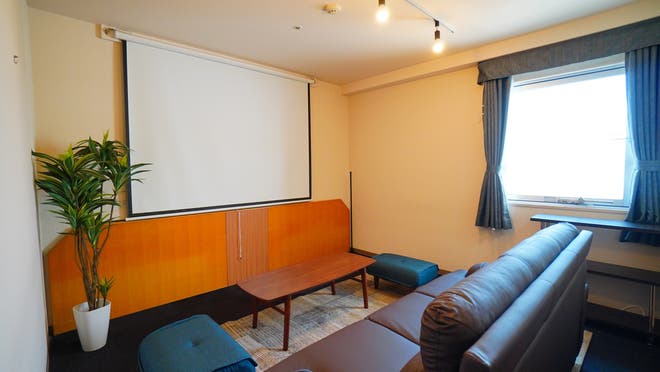 <豊橋駅前プライベートスペース923>スマートプロジェクター付きのシネマスペース🎥100インチスクリーン/Wi-Fiあり📶の写真6