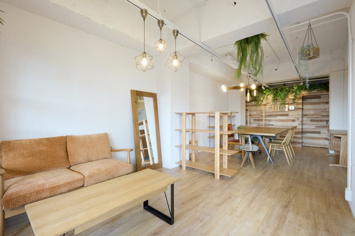 【大阪天満宮駅３分】room1 ポップアップストアや展示会に最適な視認性抜群路面に面した木のぬくもりを感じられるレンタルスペースの写真2