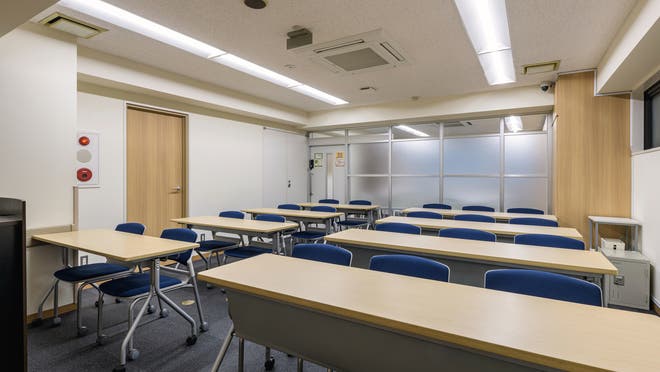 新宿三丁目駅C8出口を出てすぐ!スタッフ常駐で安心してご利用いただけます!✨Wi-Fi有⭐️【20名セミナールーム(3階)】⭐️の写真4