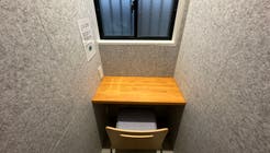 【東高円寺にあるコワーキングスペース】完全個室のテレカンブースBの写真3
