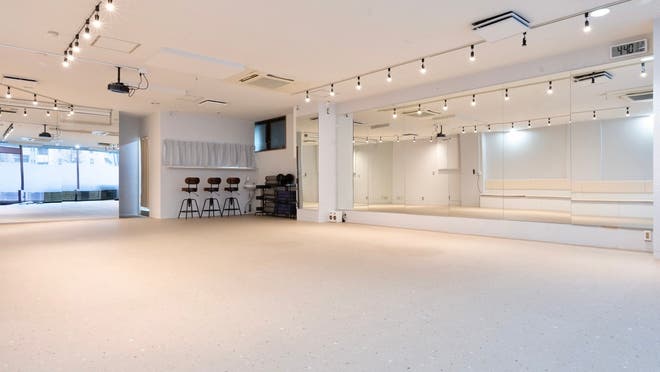 【元町・中華街駅2分】ダンス・ヨガ教室などにおすすめ♪ 広さ90㎡のダンススタジオの写真1