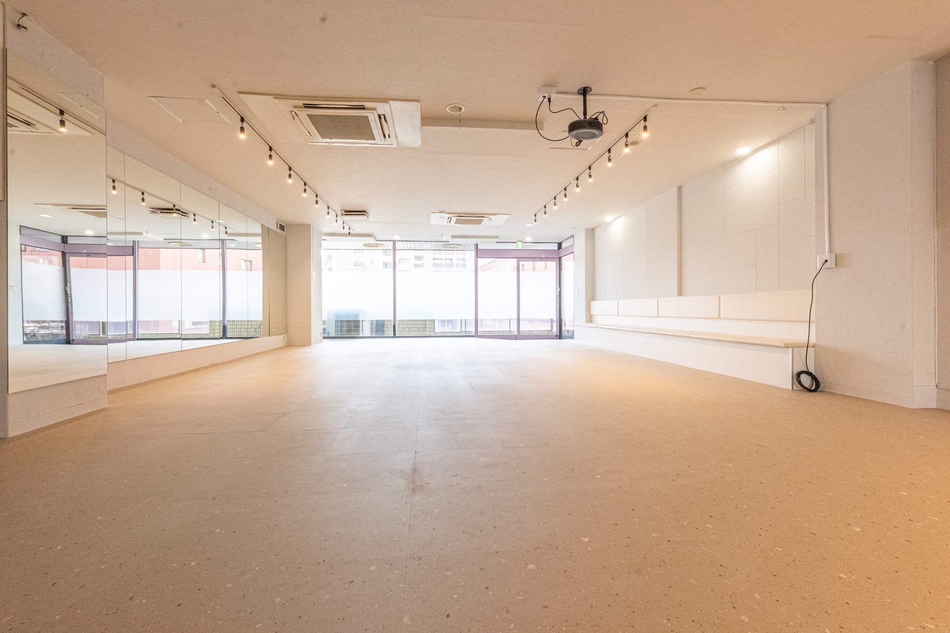 【元町・中華街駅2分】ダンス・ヨガ教室などにおすすめ♪ 広さ90㎡のダンススタジオの写真28