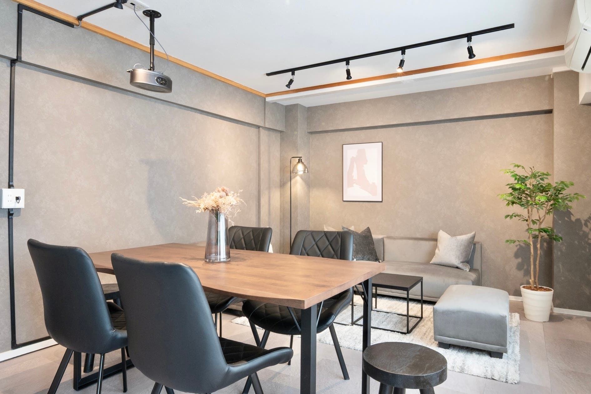 内幸町駅1分/新橋駅4分🚃大型プロジェクター🎬大人気ゲーム機🎮女子会💗12名着席可🍷24h🎉1日1回スタッフ完全清掃の写真8