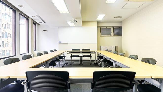渋谷マークシティ出口を出てすぐ!スタッフ常駐のため安心してご利用いただけます!✨Wi-Fi有り⭐️【18名セミナールーム】⭐️の写真3