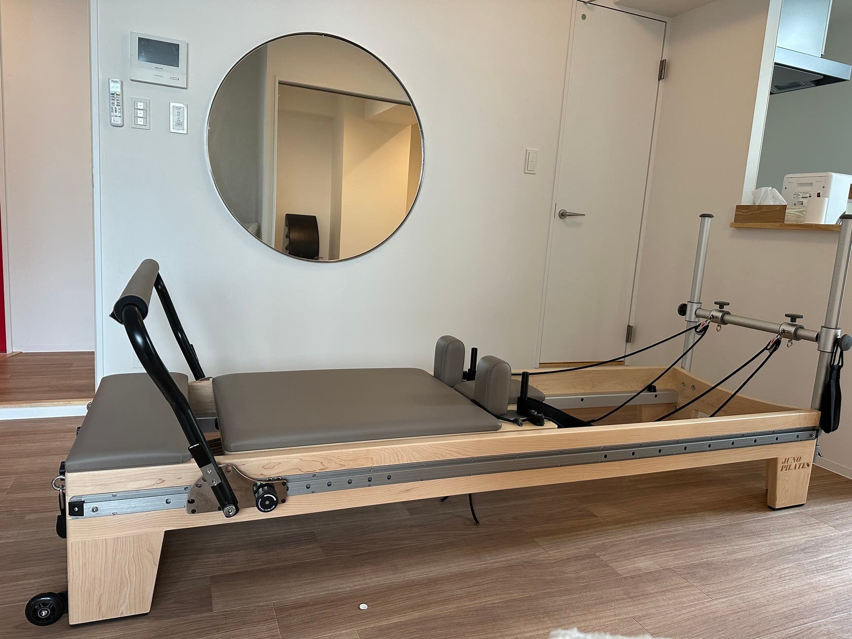四ツ橋駅から徒歩2分のマシーンピラティススタジオの写真7