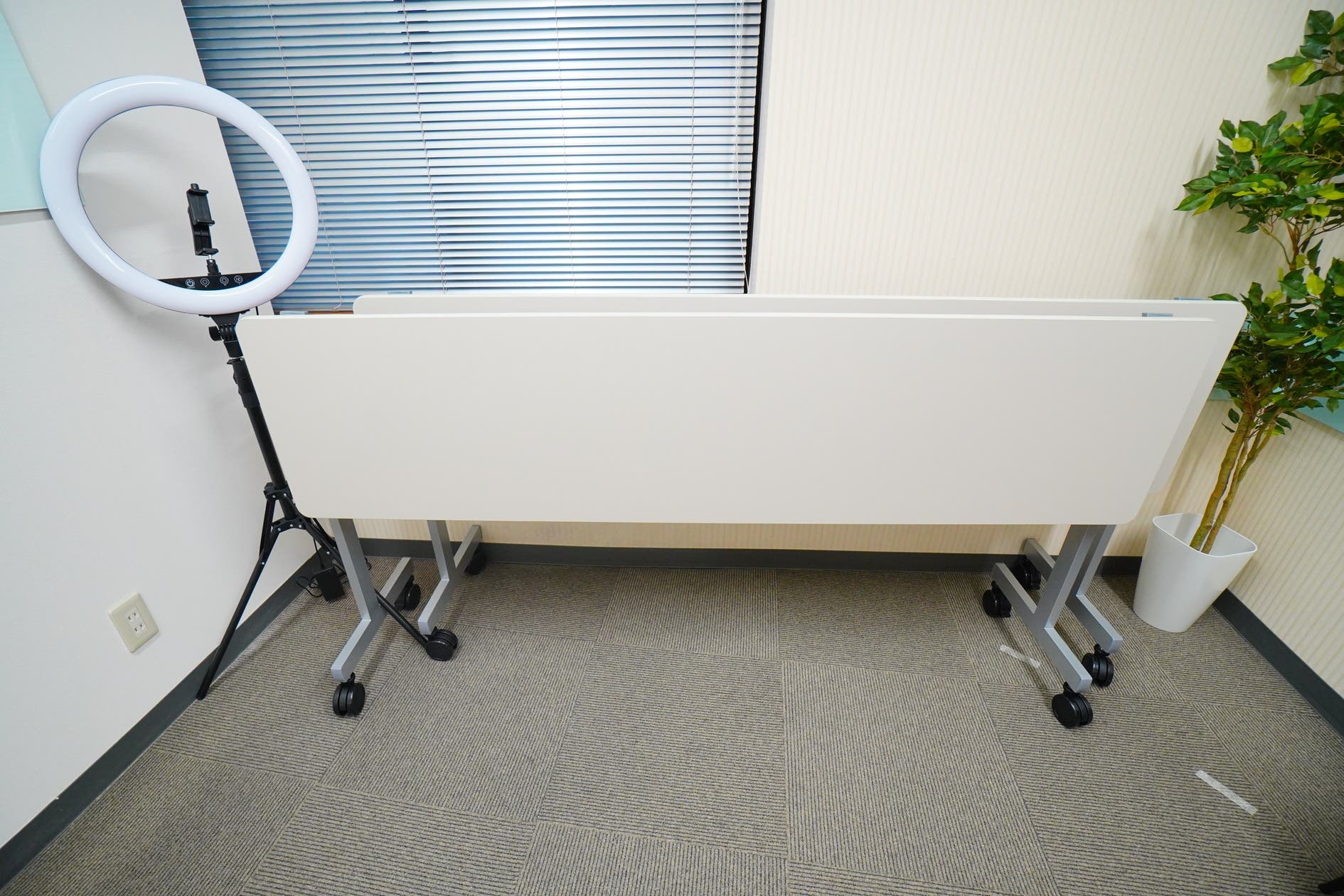 ＜スカイラークビル4階小貸会議室 Room8＞小田原駅徒歩1分🚃8名収容🪑光回線Wi-Fi📶会議/商談/面接/ZOOMの写真8