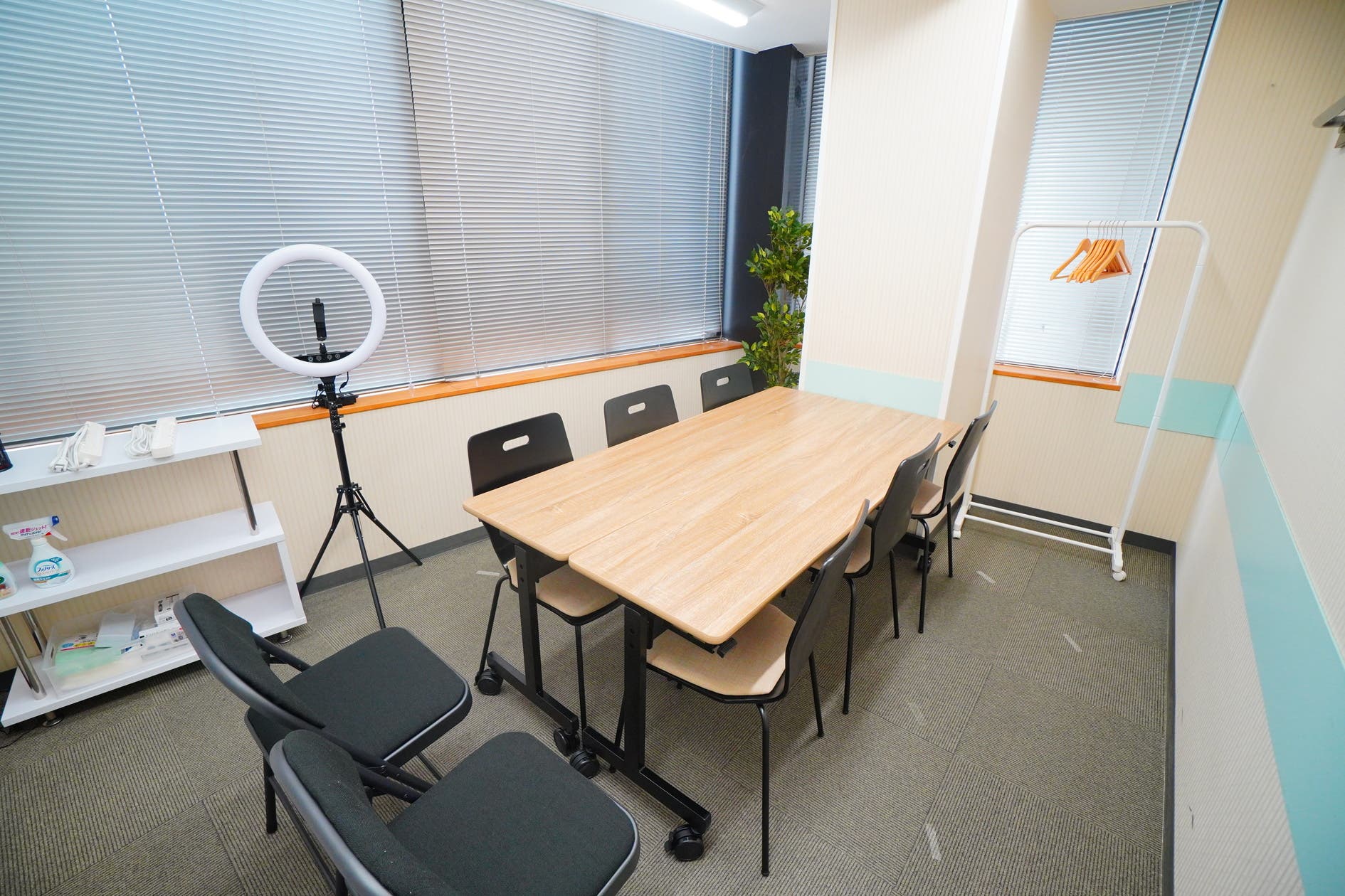 ＜スカイラークビル4階小貸会議室 Room7＞小田原駅徒歩1分🚃8名収容🪑光回線Wi-Fi📶会議/商談/面接/ZOOMの写真6