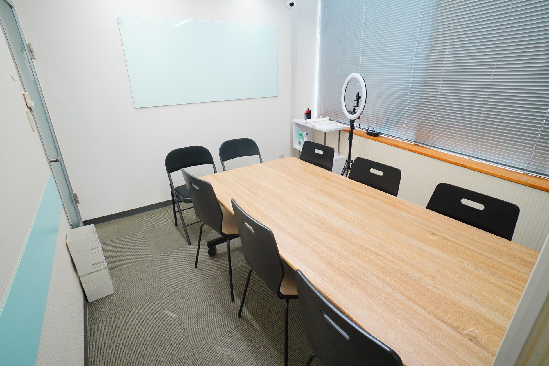 ＜スカイラークビル4階小貸会議室 Room7＞小田原駅徒歩1分🚃8名収容🪑光回線Wi-Fi📶会議/商談/面接/ZOOMの写真7