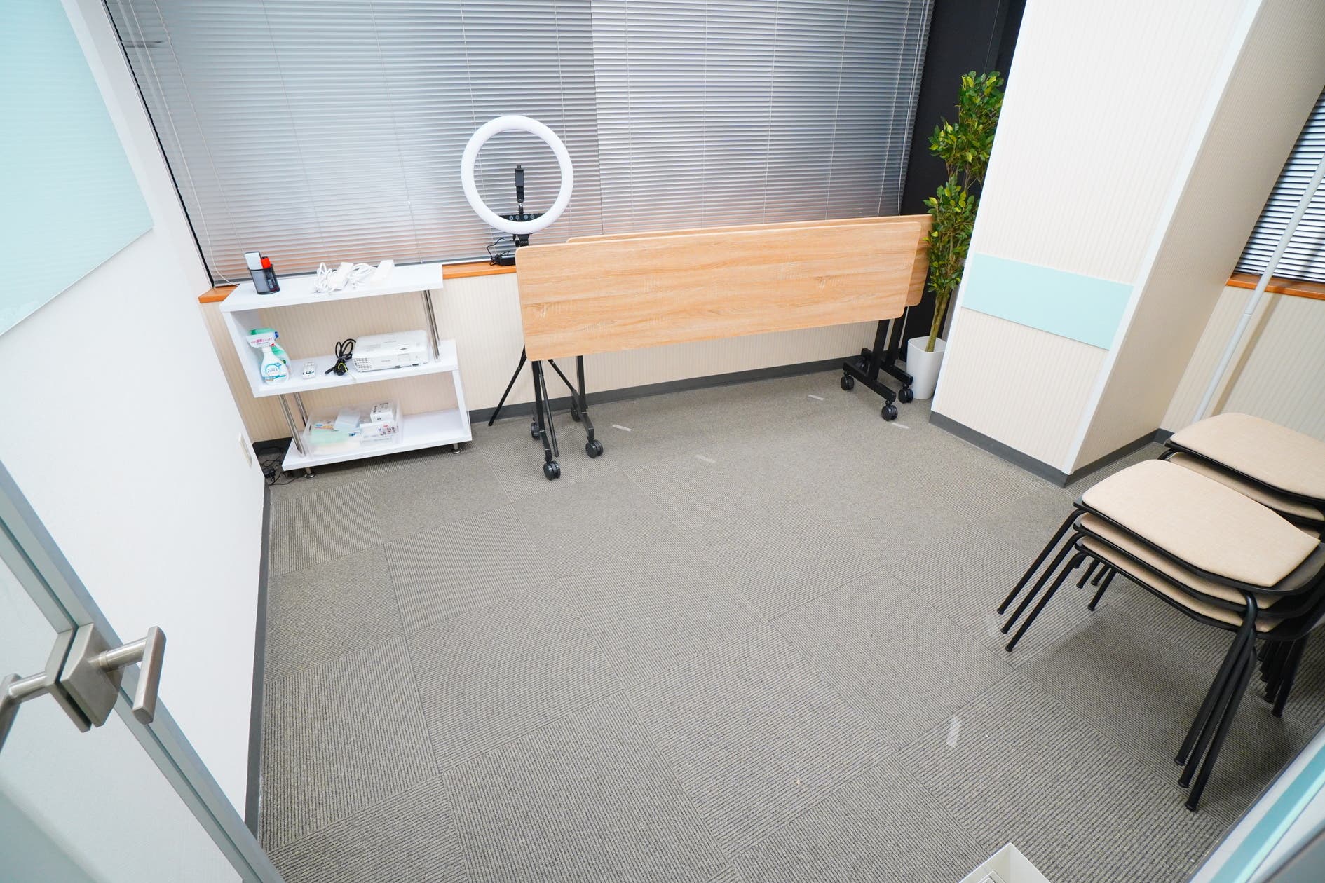 ＜スカイラークビル4階小貸会議室 Room7＞小田原駅徒歩1分🚃8名収容🪑光回線Wi-Fi📶会議/商談/面接/ZOOMの写真11