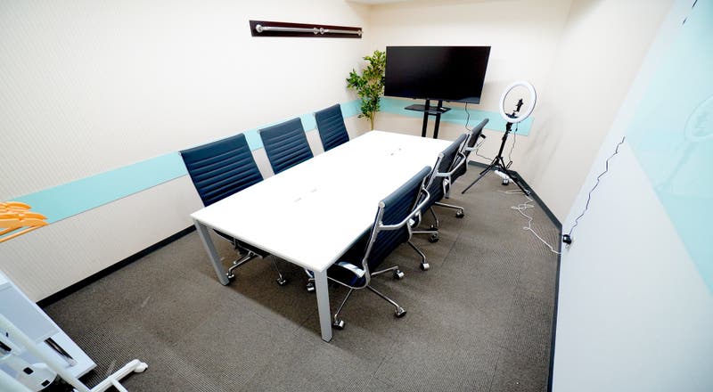 ＜スカイラークビル4階小貸会議室 Room3＞小田原駅徒歩1分🚃6名収容🪑光回線Wi-Fi📶会議/商談/面接/ZOOM