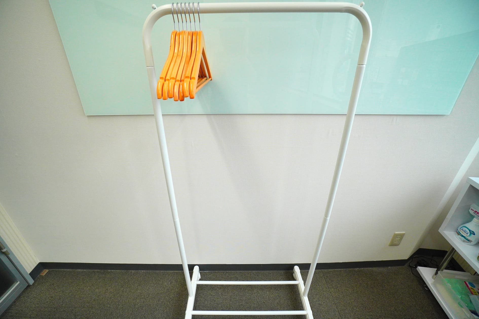 ＜スカイラークビル4階小貸会議室 Room3＞小田原駅徒歩1分🚃6名収容🪑光回線Wi-Fi📶会議/商談/面接/ZOOMの写真9