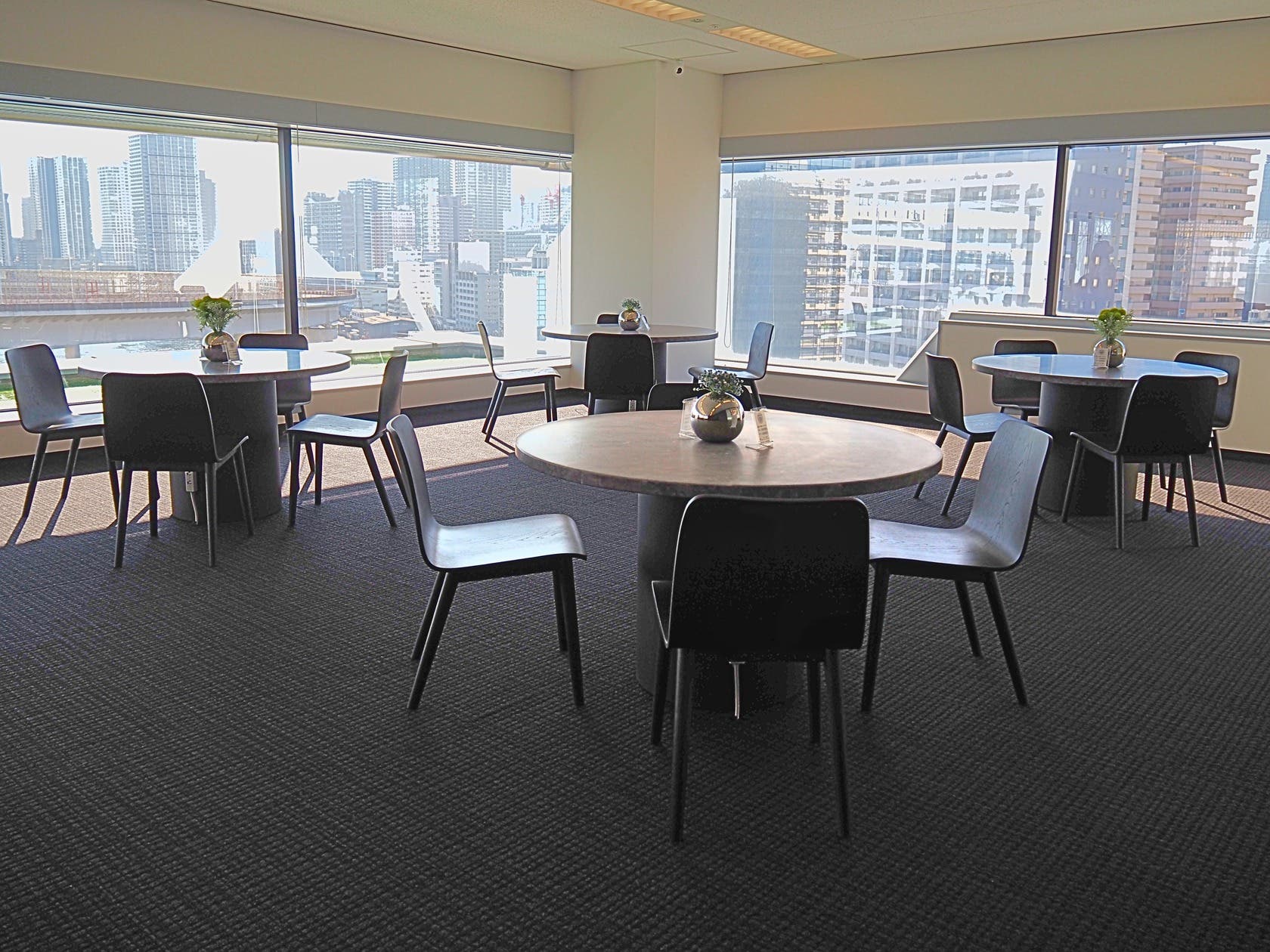 <芝浦ふ頭駅徒歩3分 l 最大30名>パーティー🍺懇親会🌸に最適！撮影利用もOK📷レインボーブリッジを目の前にした貸切スペース🌈の写真6