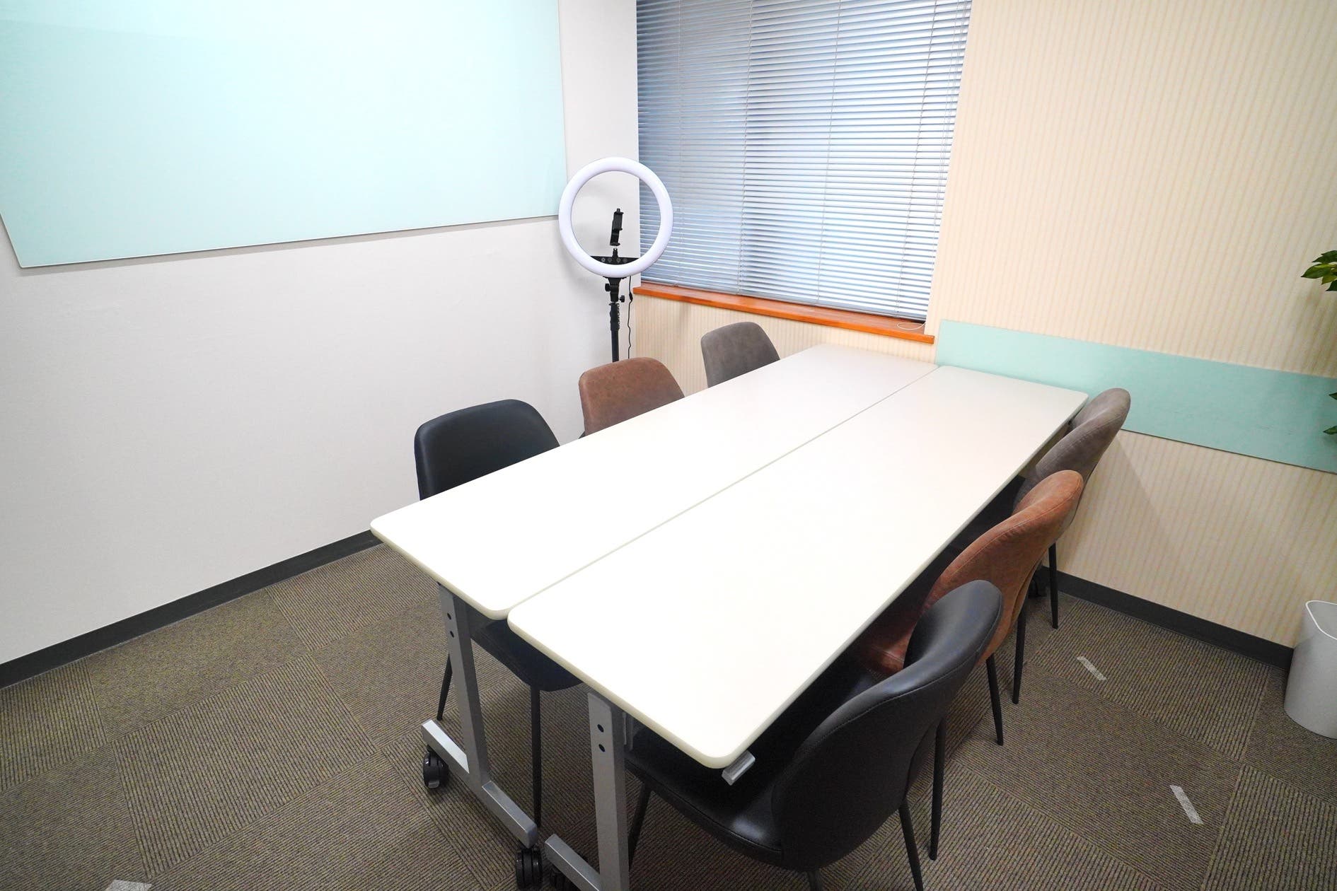 ＜スカイラークビル4階小貸会議室 Room8＞小田原駅徒歩1分🚃8名収容🪑光回線Wi-Fi📶会議/商談/面接/ZOOMの写真5