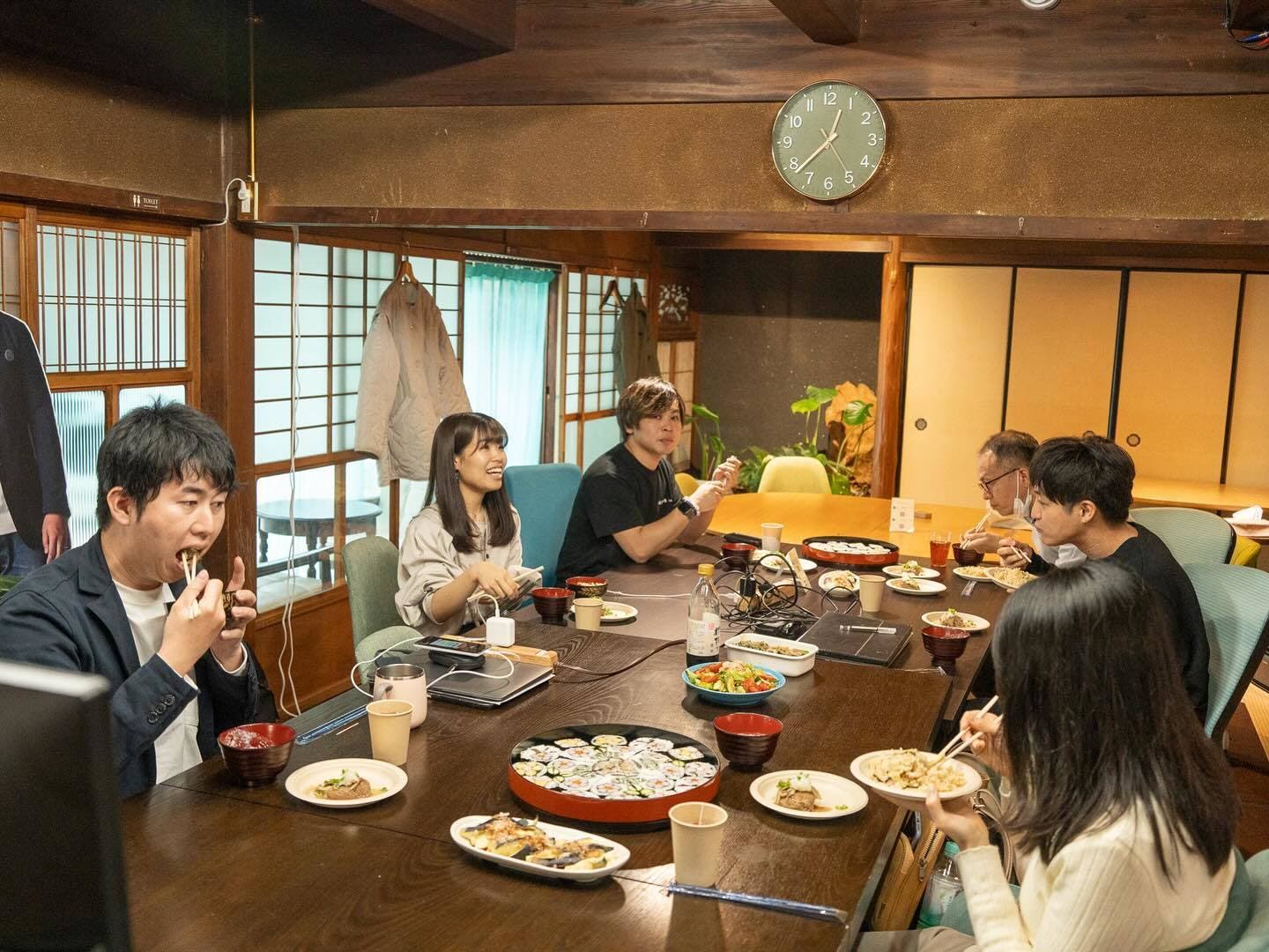 【泉佐野駅8分】高速Wi-Fi完備の貸し会議室/最大8名/車8台駐車可/フリードリンク/セミナー・打ち合わせなどに最適！の写真8