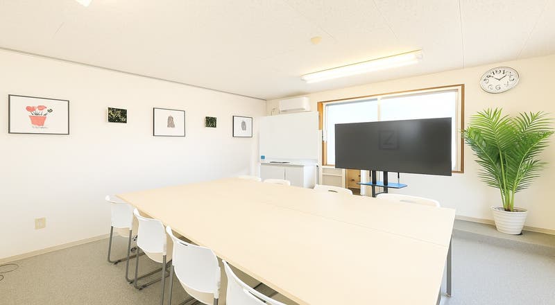 ⭐飯田橋駅東口30秒！A1出口から数m！⭐55型モニタ/光回線/WiFi/Bluray/施術台全無料！