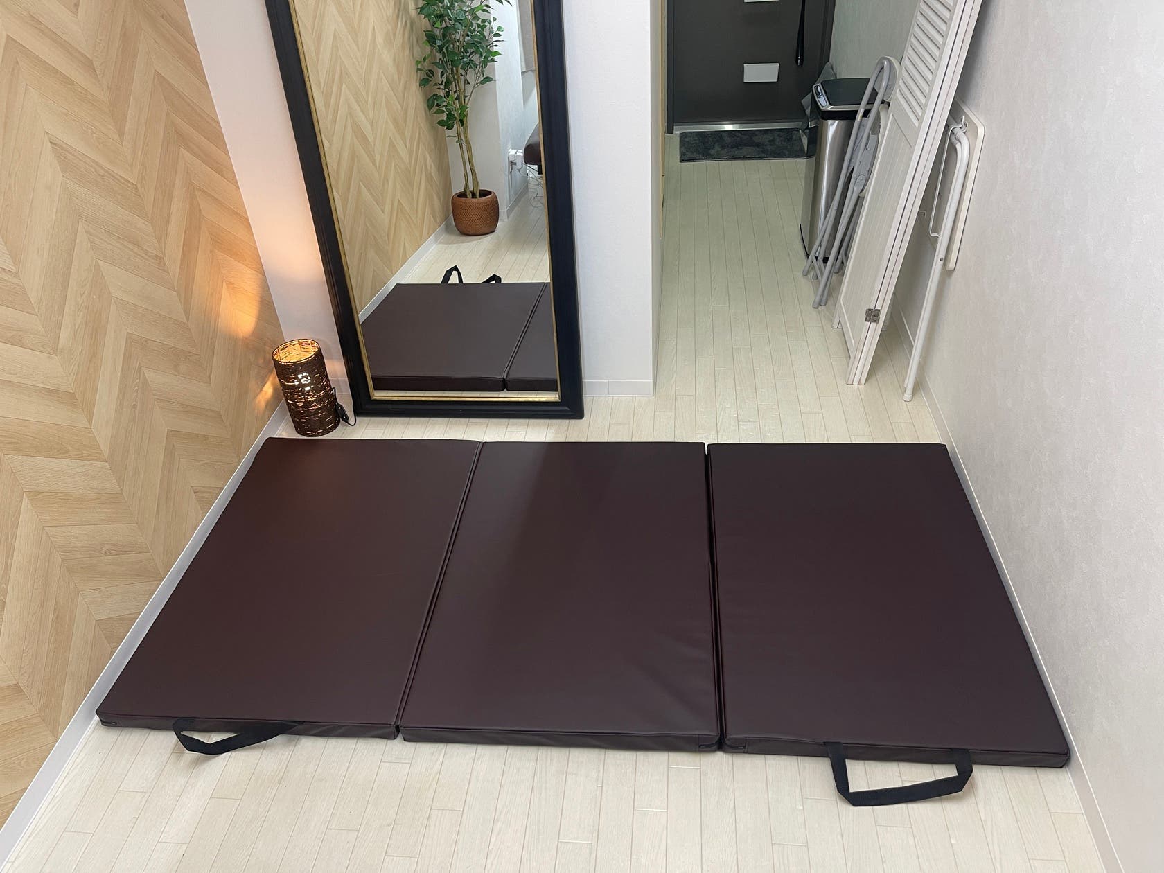 【新宿西口駅10秒】新宿駅2分の超駅近🚶｜電動昇降式ベットを完備👌｜新宿最安🉐｜洗練された清潔感のある内装｜🌱レンタルサロンの写真26