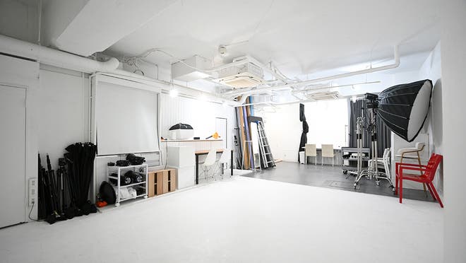 青山一丁目駅&乃木坂駅より徒歩5分。ロープライスで気軽に使えるセルフ型の本格白Rホリスタジオ!の写真6