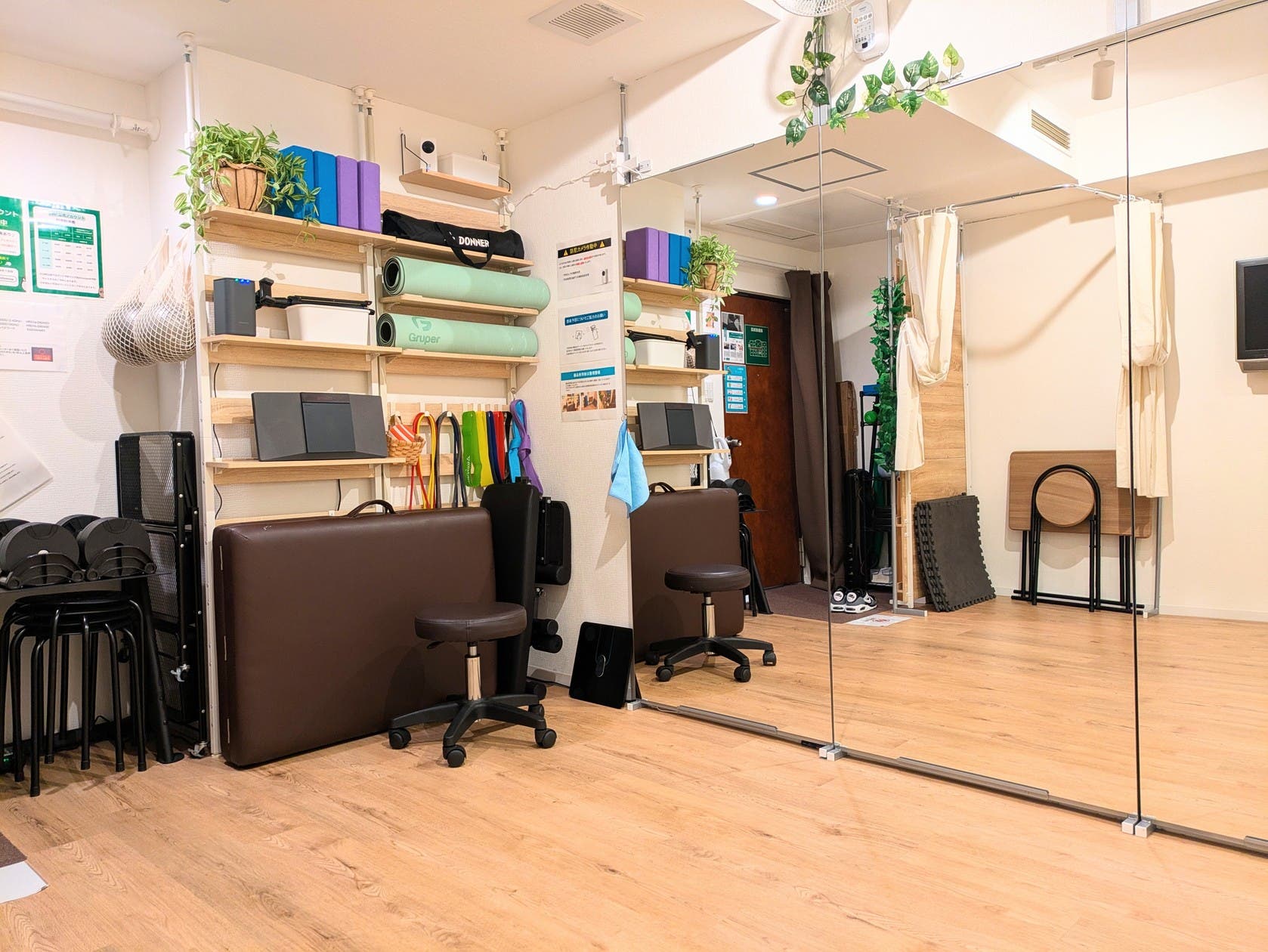 【京阪京橋片町口徒歩3分】レンタルスタジオ/幅3.2mの大型鏡/ダンスの練習やマンツーマンでのヨガ・ピラティス等のレッスンにの写真4