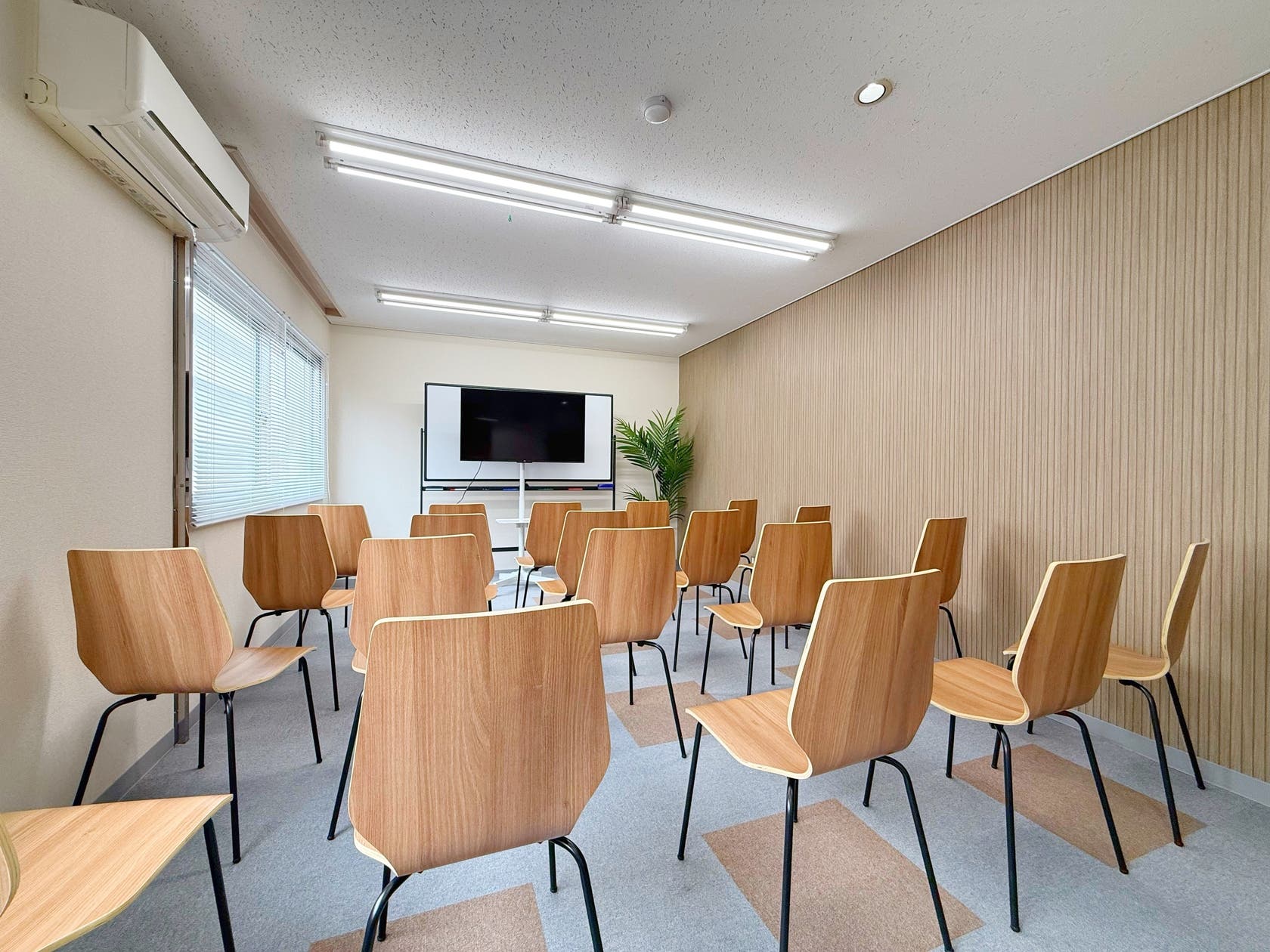 【東武宇都宮駅東口徒歩２分！】アルコール🍺飲食🍙持込もOK！懇親会もできる会議室◆セミナー・イベント・ワークショップに｜EV有！の写真4