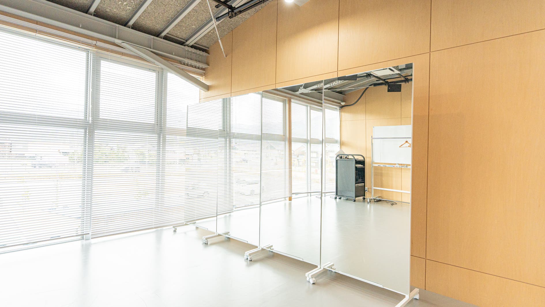 "美浜町の道の駅、はまびより2Fにて すぐに、誰でも、みんなで。 みんなの”やってみたい”をカタチにする場所の写真9