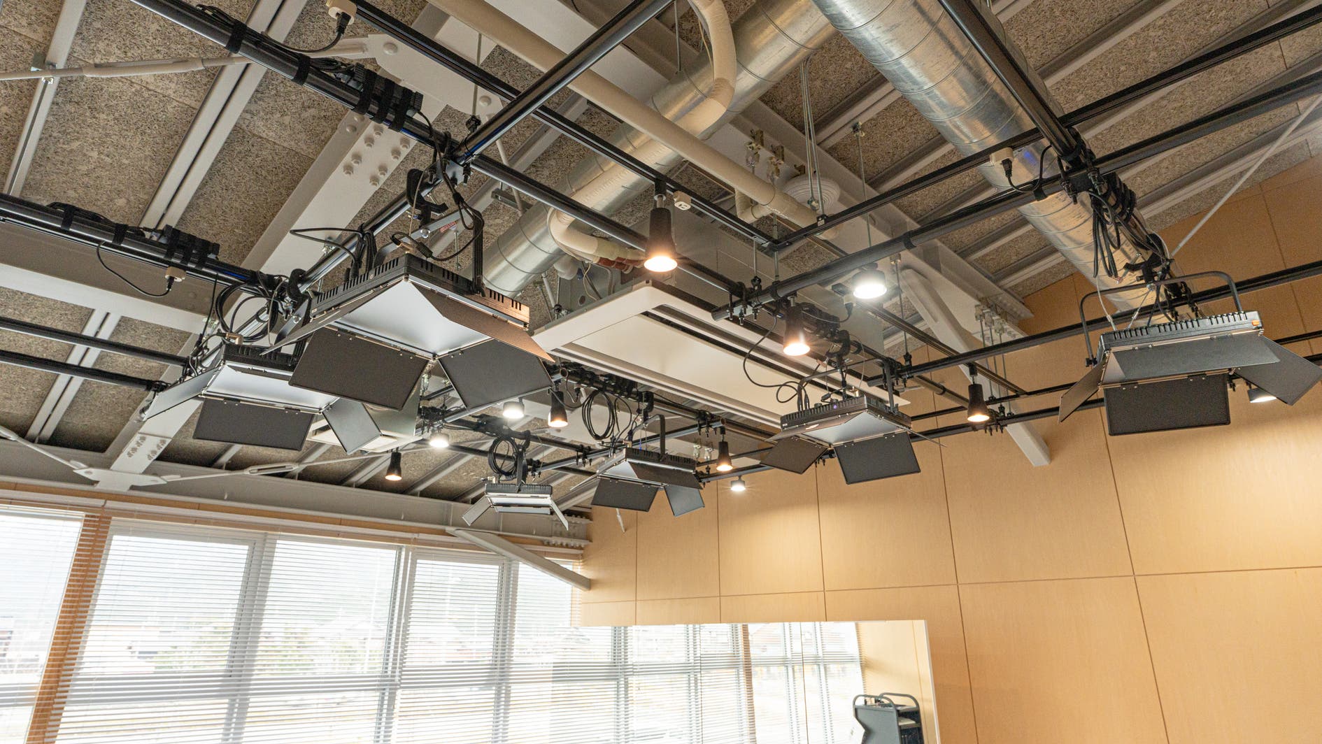 "美浜町の道の駅、はまびより2Fにて すぐに、誰でも、みんなで。 みんなの”やってみたい”をカタチにする場所の写真11