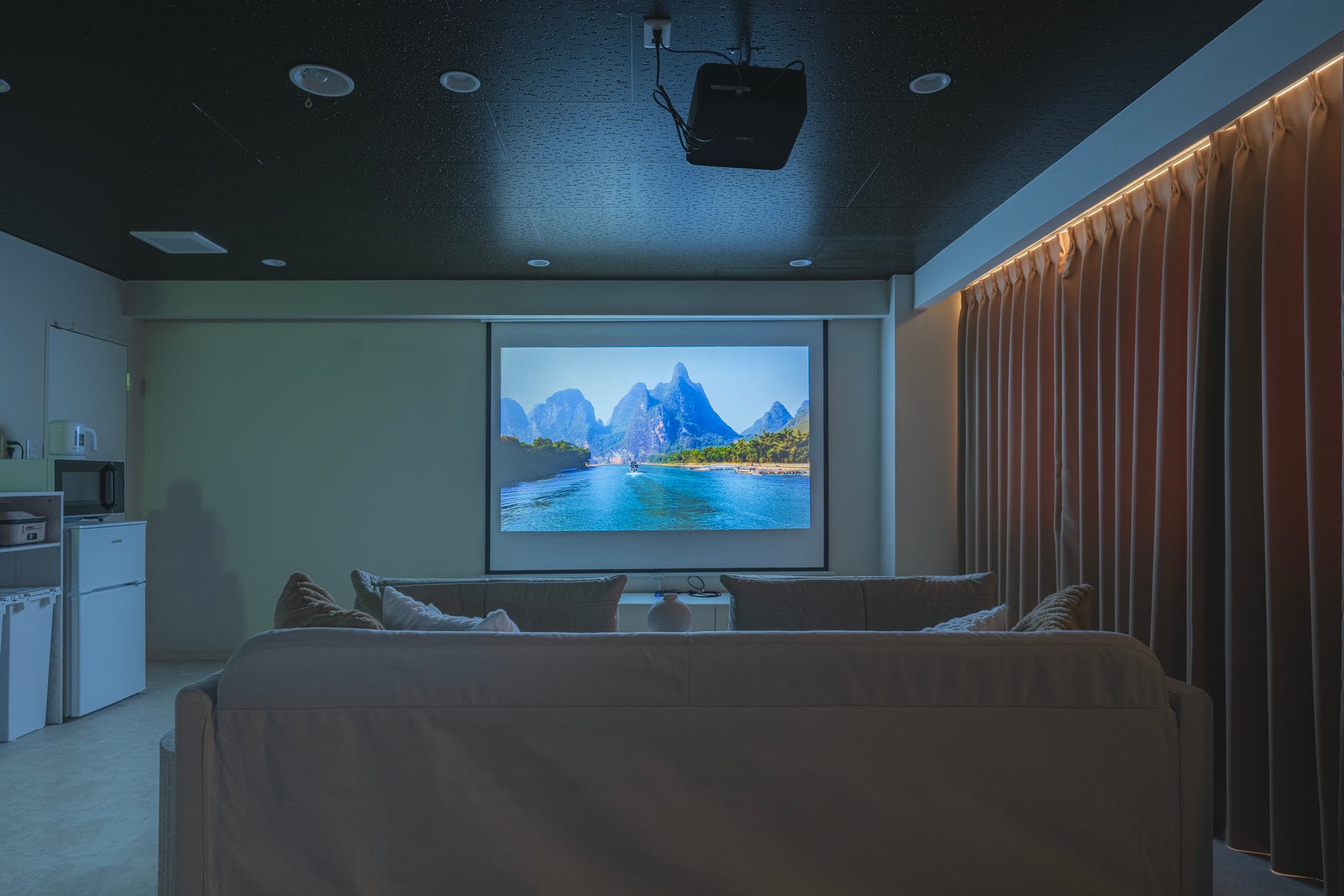 スペモ🎬クリスマス🎄新橋駅8分❗映画鑑賞🎥プロジェクター👀ゲーム🎮パーティー💖594_CINEMA新橋の写真5