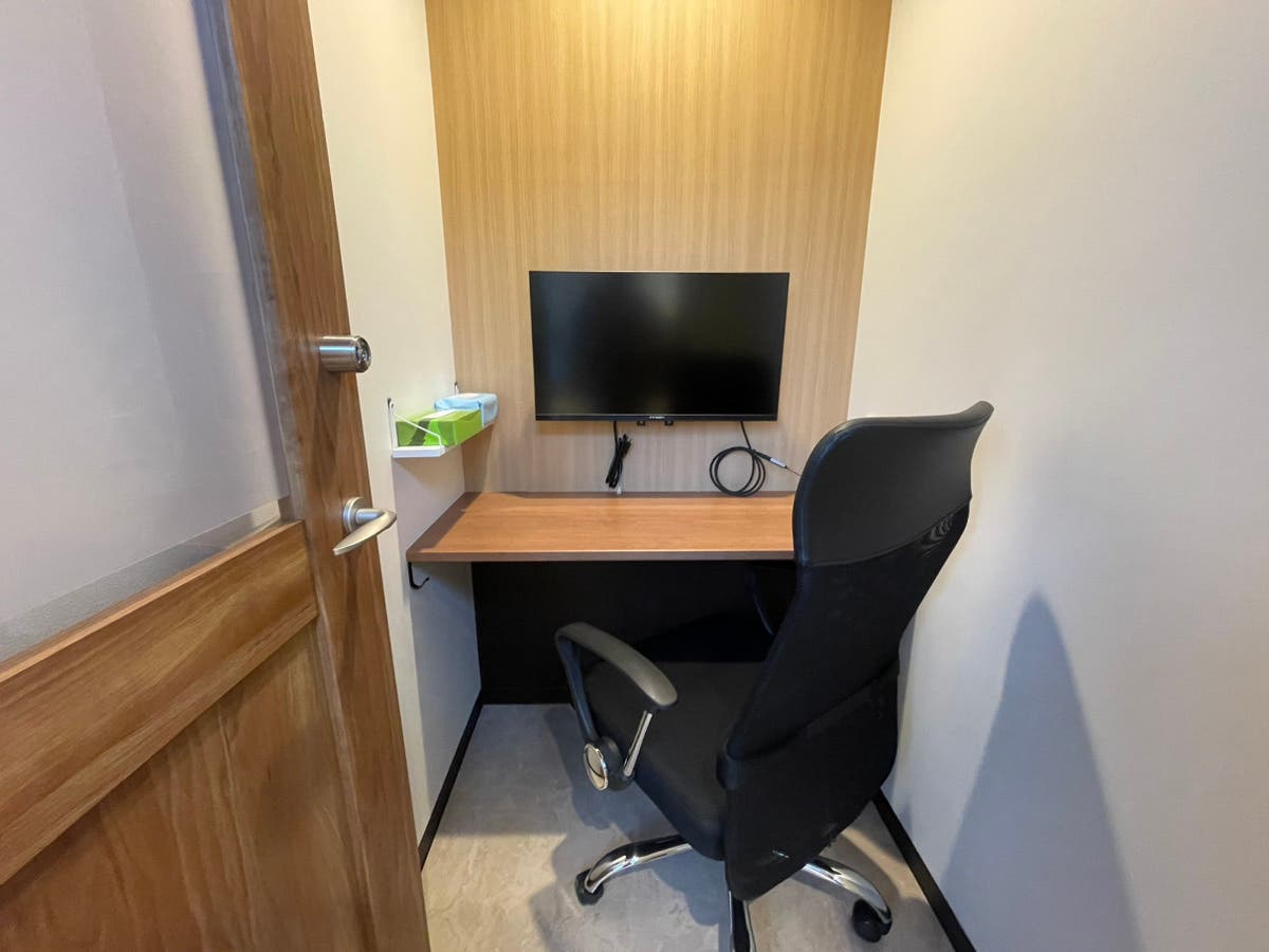 【¥330/30分！王子駅から1分】モニター・フリードリンク付き1名個室（個室３）※予約時間前は入室不可の写真1