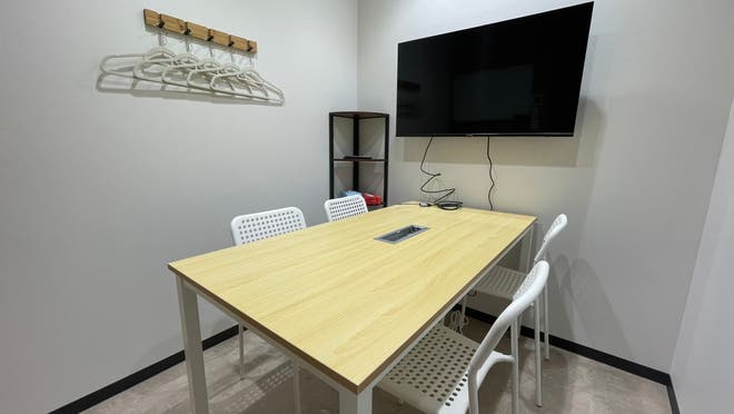 【¥330/30分!王子駅から1分】モニター・フリードリンク付き1名個室(個室2)※予約時間前は入室不可の写真4