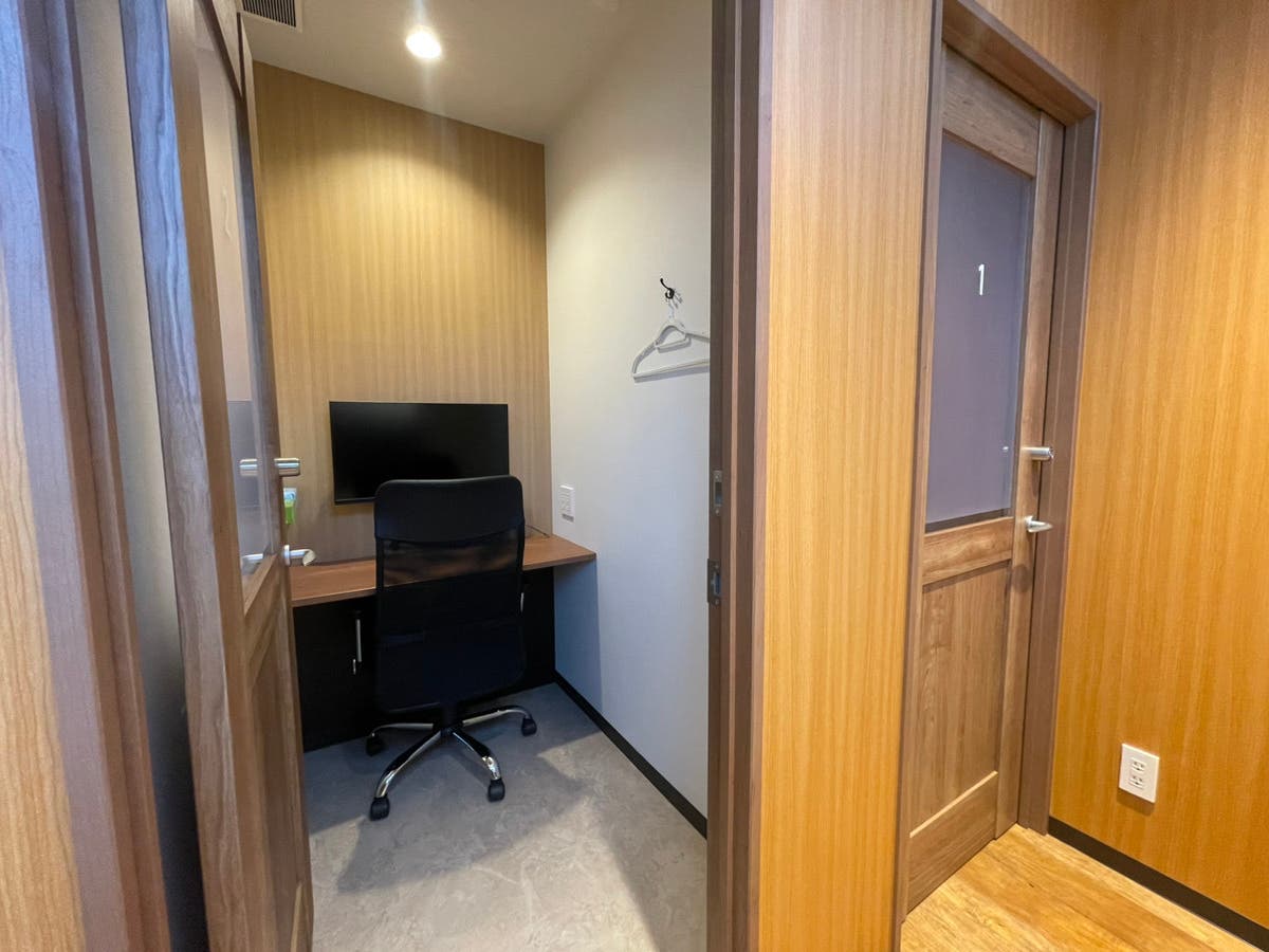 【¥770/30分！王子駅から1分】モニター・フリードリンク付き4名会議室（Room A）※予約時間前は入室不可の写真5