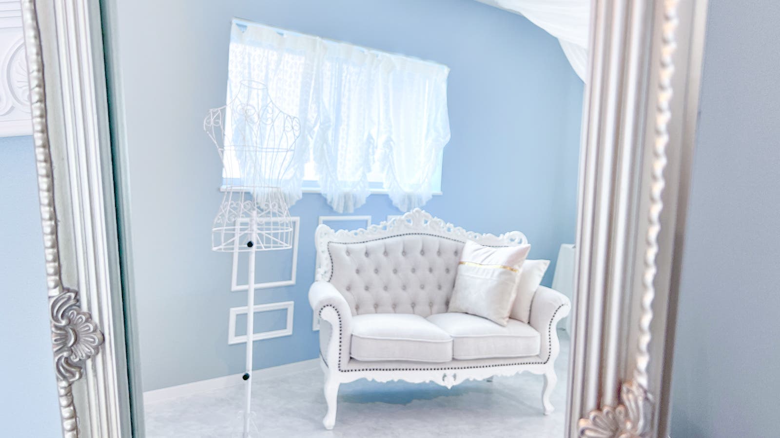 河内国分駅徒歩8分✨こだわり背景でオリジナルな１枚を撮れるRoomC🎀コスプレ｜推し活｜ポートレート｜カメラ無料レンタル中💓の写真9