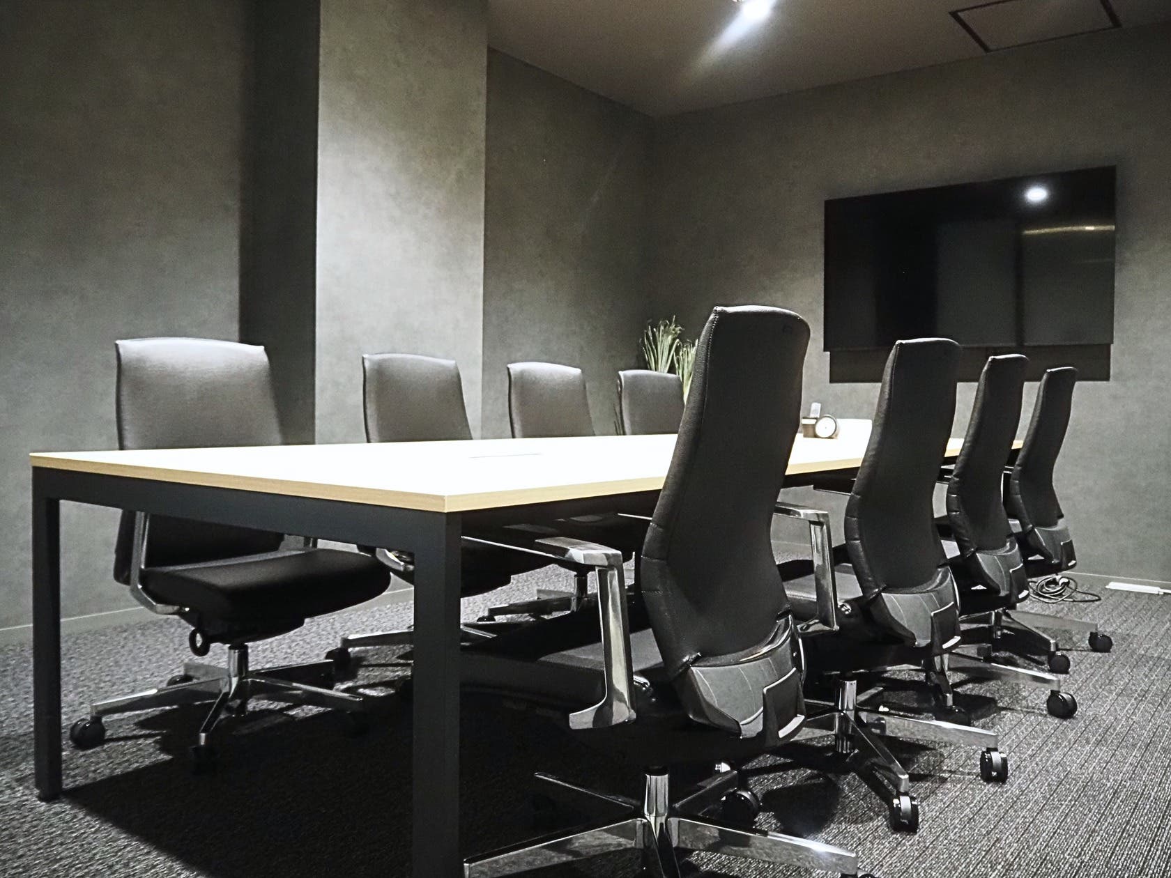 &lt;芝浦ふ頭駅徒歩3分｜8名用会議室A&gt;65インチの大型モニター完備◎会議やワークショップに最適✨の写真11