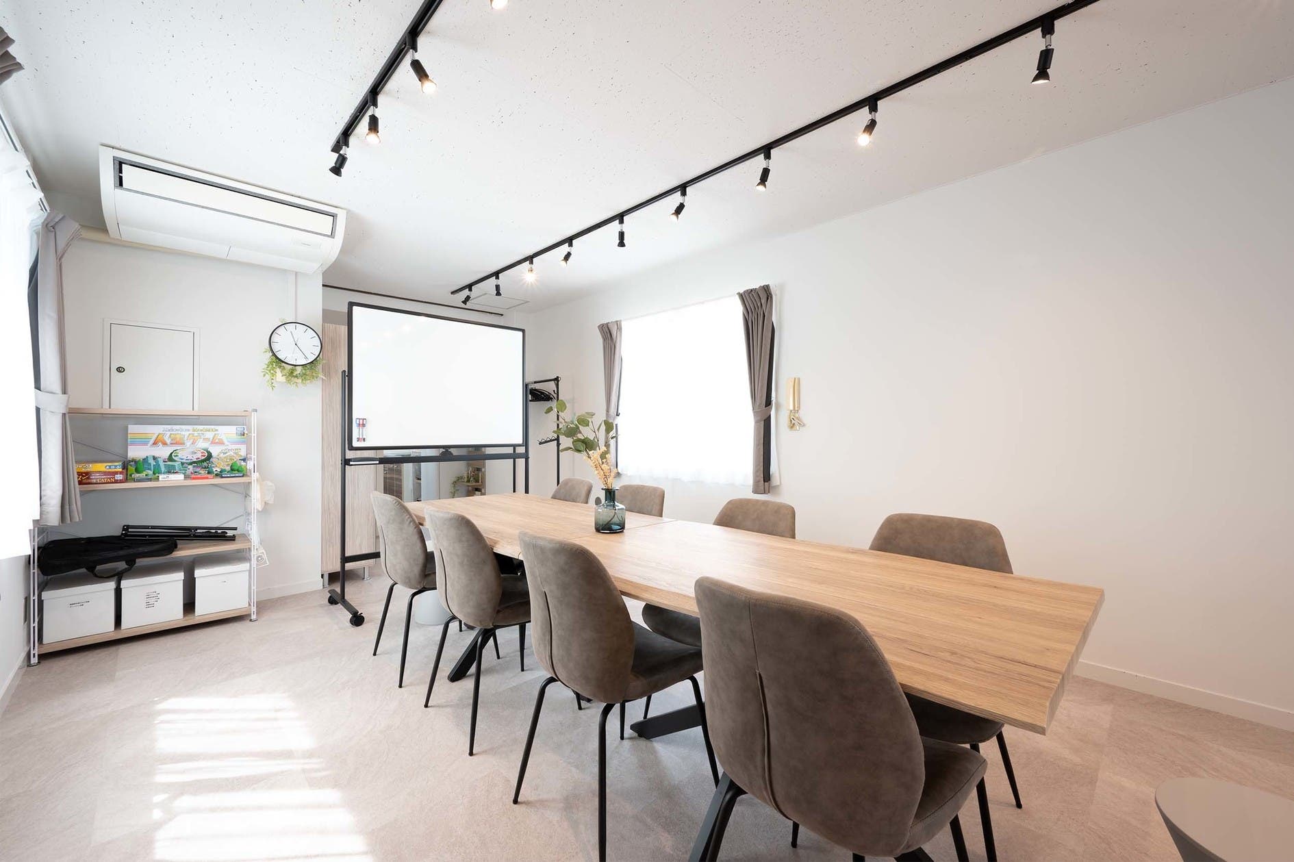 【アクセス抜群】銀座でワンランク上の懇親会やママ会、セミナー等のイベント会場にも👌最大20名・飲食OK・コンビニ30秒の写真15