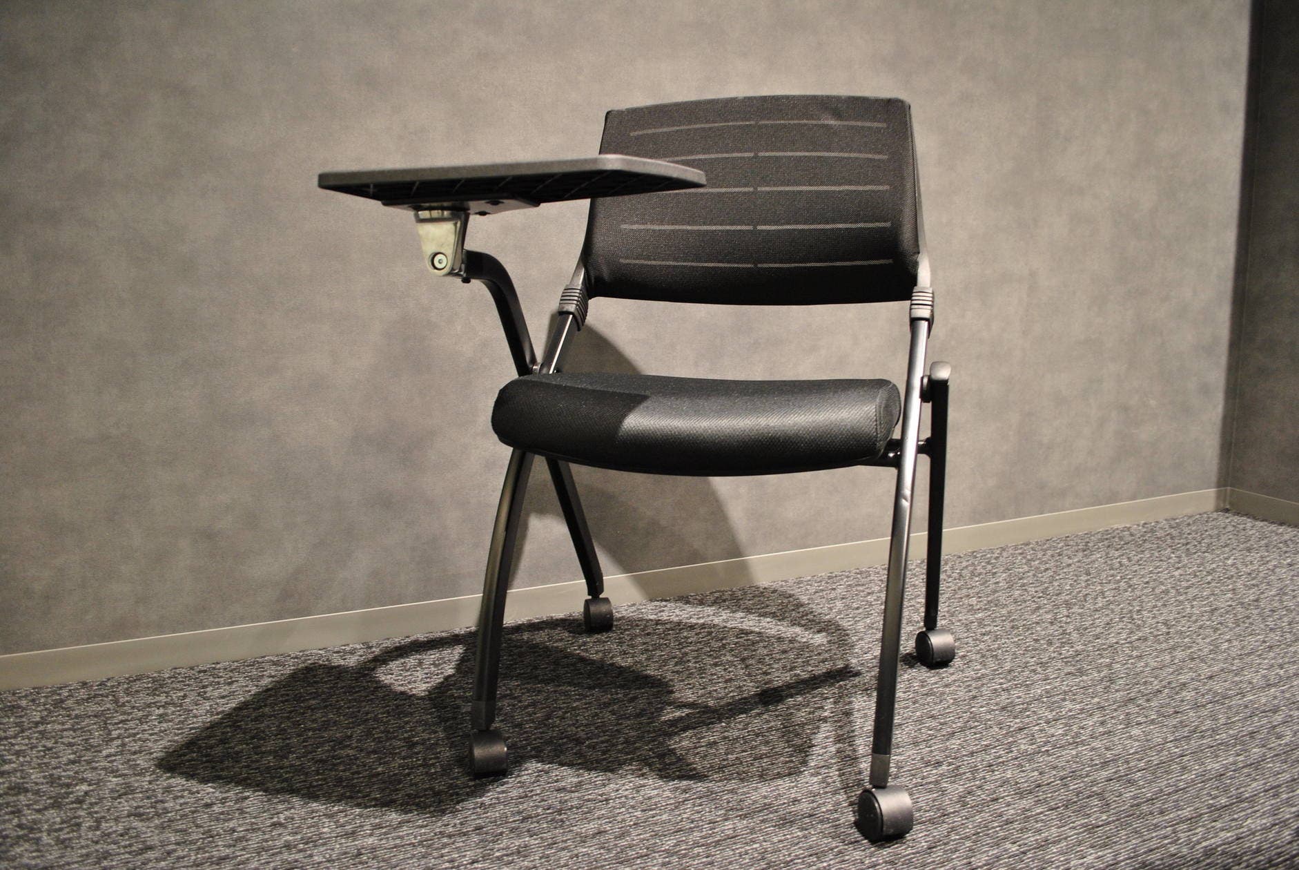 <芝浦ふ頭駅徒歩3分｜12名用会議室C>65インチの大型モニター完備◎会議やワークショップに最適✨の写真18