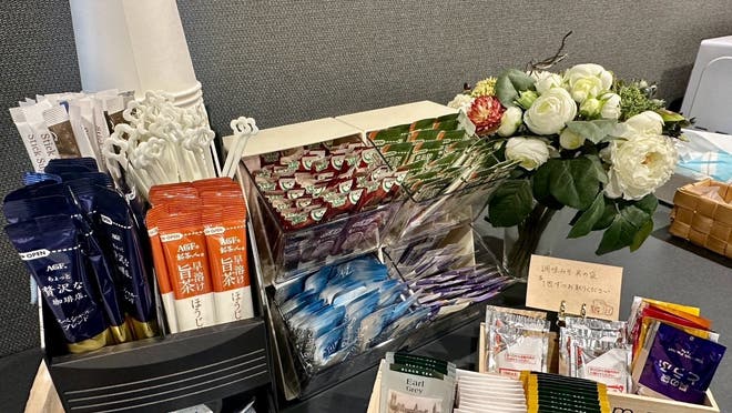 ✨12~1月値下げ中✨【大宮駅東口2分】✨有人受付あり/ フリーWiFi・ドリンク 大会議室【固定式机タイプ】No.103の写真5