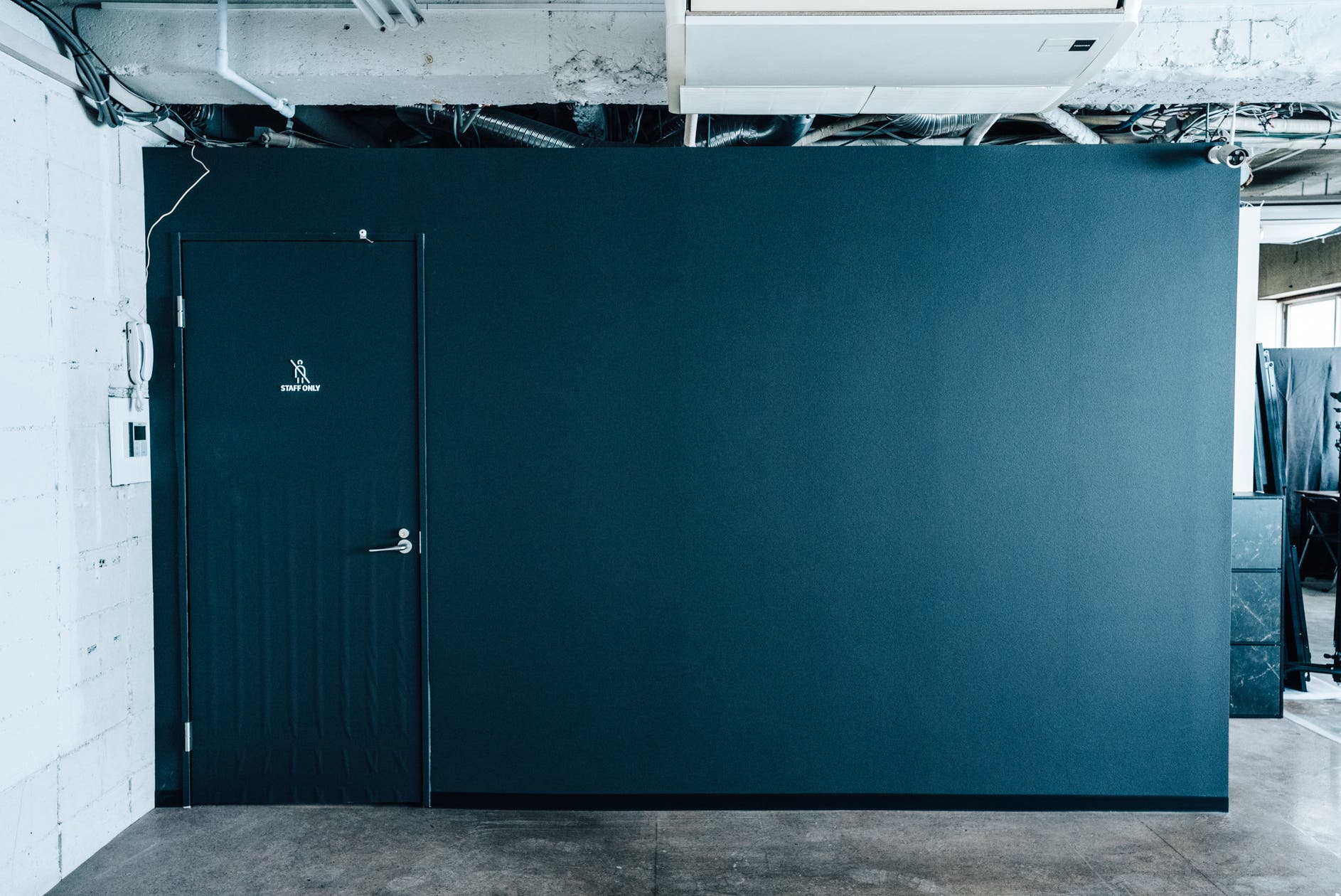 【JR・京王線 吉祥寺駅徒歩3分！】 自然光のたっぷり入る廃墟スタジオの写真7