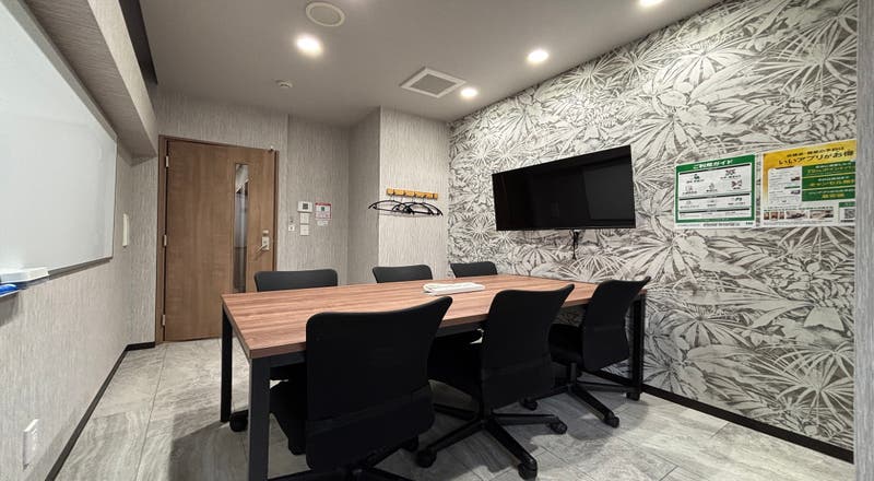 【錦糸町駅徒歩1分】モニター・フリードリンク付き6名会議室（Room C）※予約時間前は入室不可