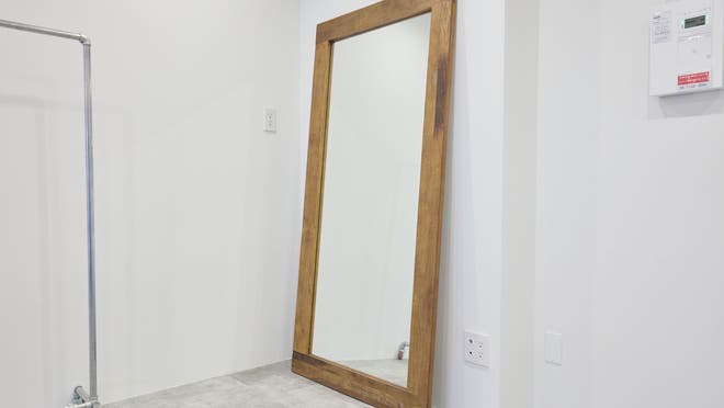 【大阪天満宮駅3分】room2 ポップアップストアや展示会に最適な視認性抜群路面に面した什器が充実しているレンタルスペースの写真7