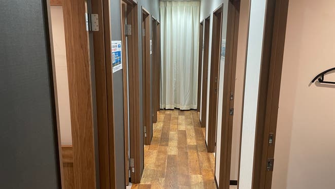 【錦糸町駅から徒歩1分】モニター・フリードリンク付き1名完全個室(ブース8)※予約時間前は入室不可の写真5